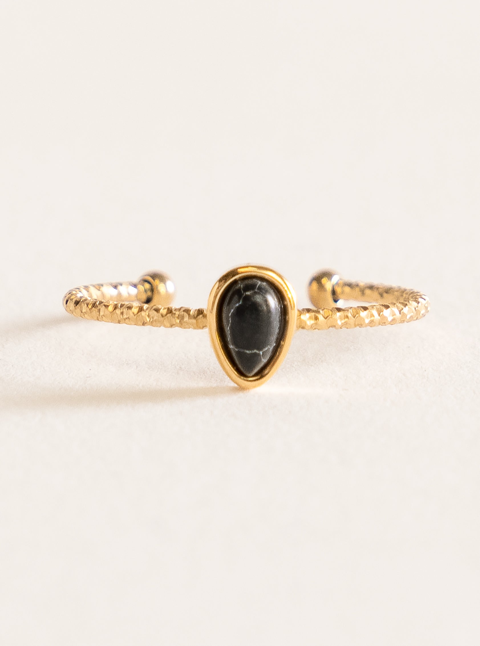 Teardrop Resizable Ring, Negro