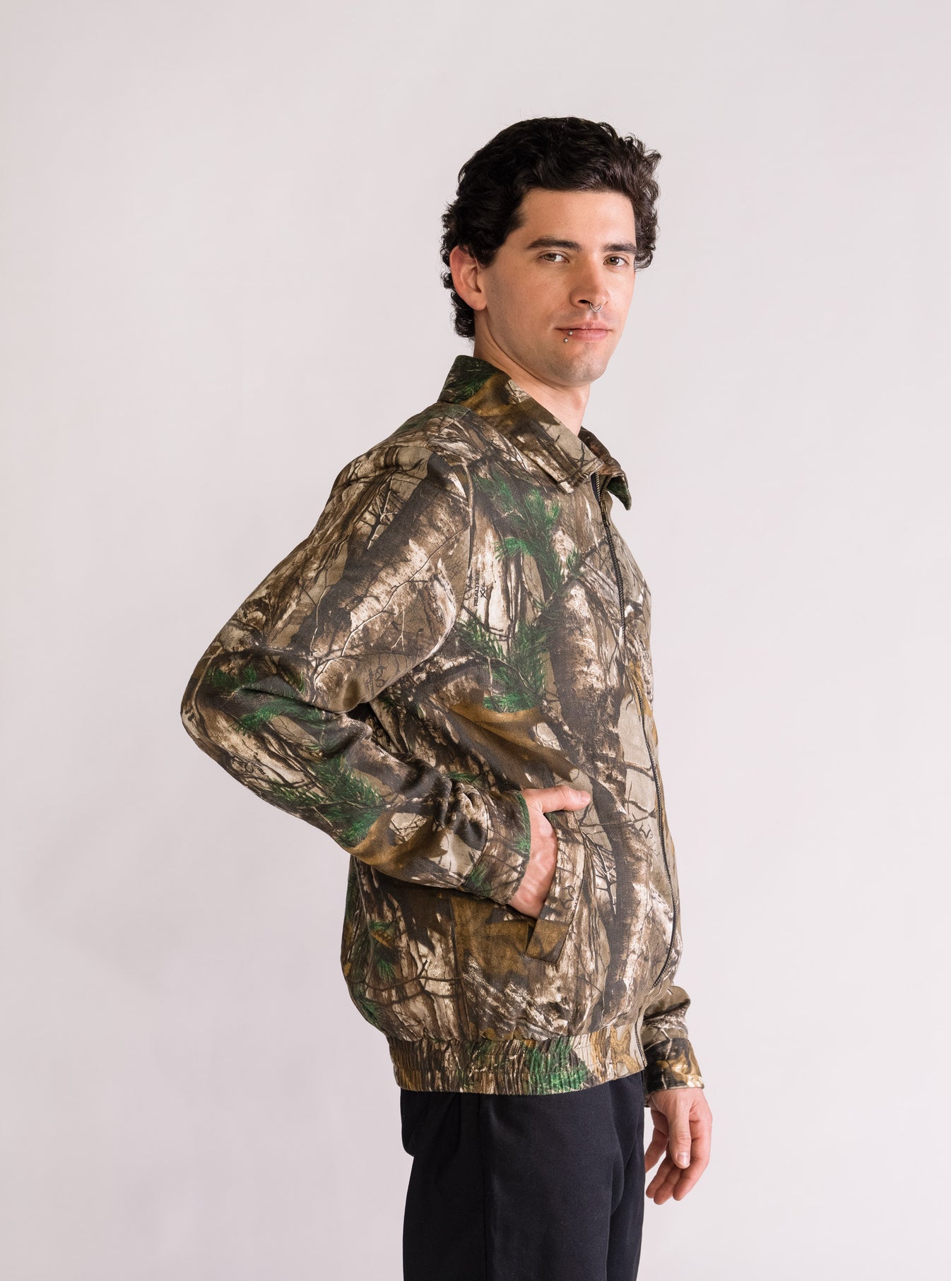 The Chase Chumpa, Café Claro